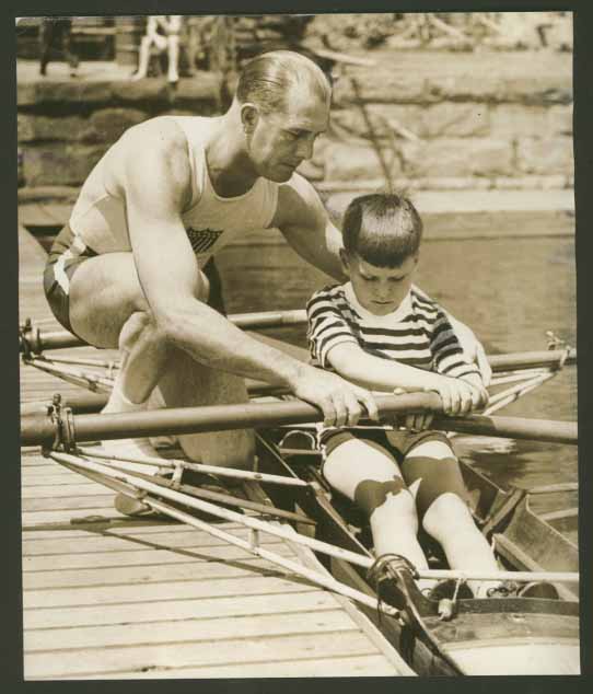 The Famous Sculling Kellys – Hear The Boat Sing