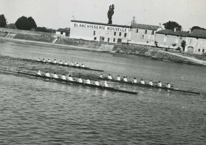 The Radleys of the Lea – Hear The Boat Sing