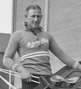 Make Way for Ducks – Hear The Boat Sing