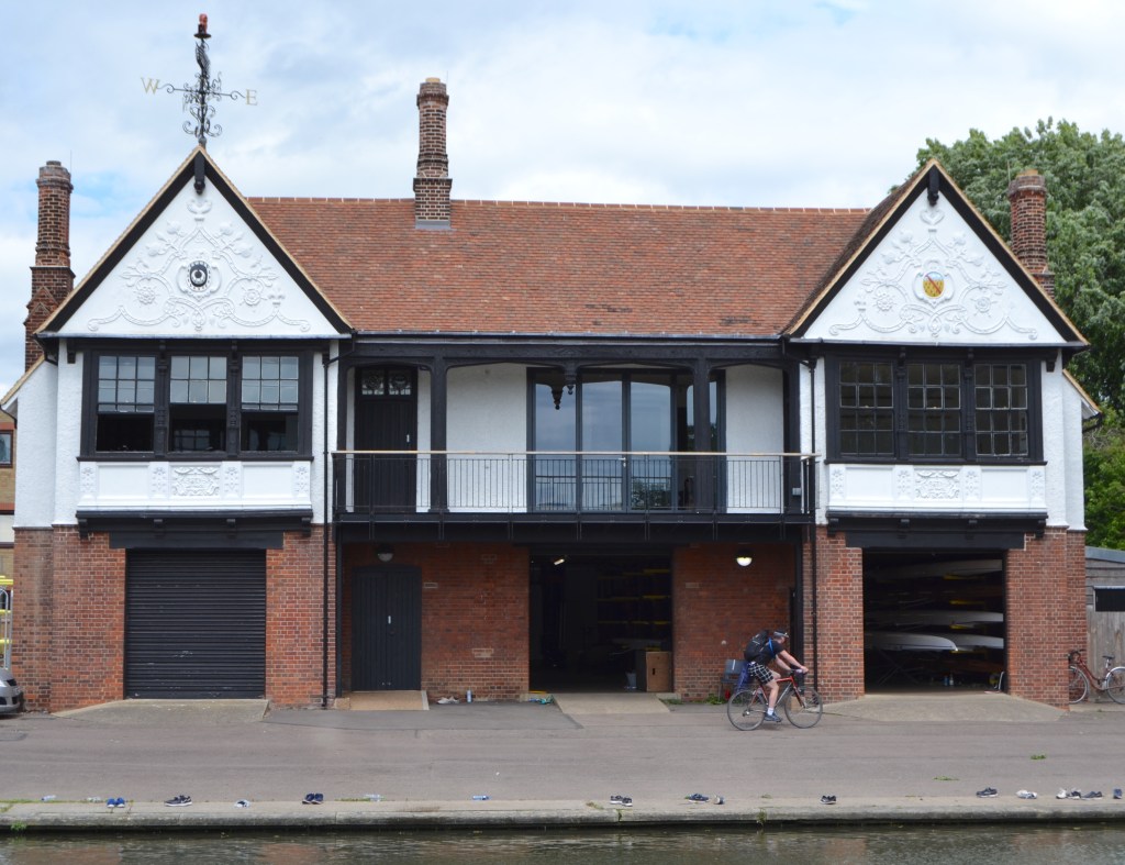 Cambridge: Boathouse Row – Hear The Boat Sing