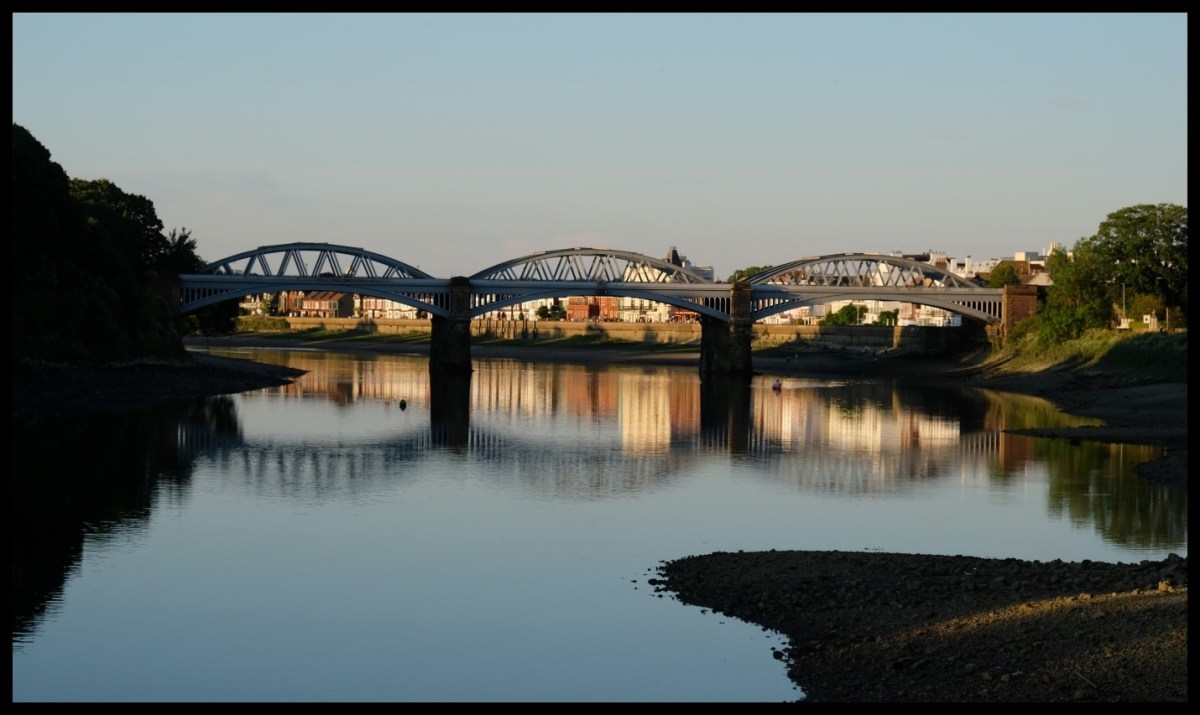 Barnes Bridge: In Life, Sport and Art – Hear The Boat Sing