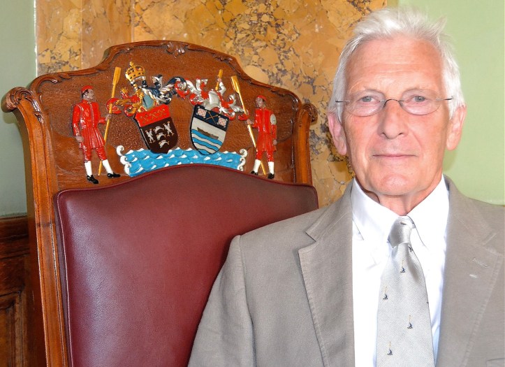 Chris Dodd: Some Tributes – Hear The Boat Sing